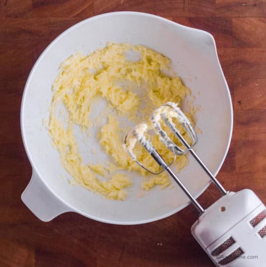 Gingerbread House Cake (Using Gingerbread House Duet Pan)