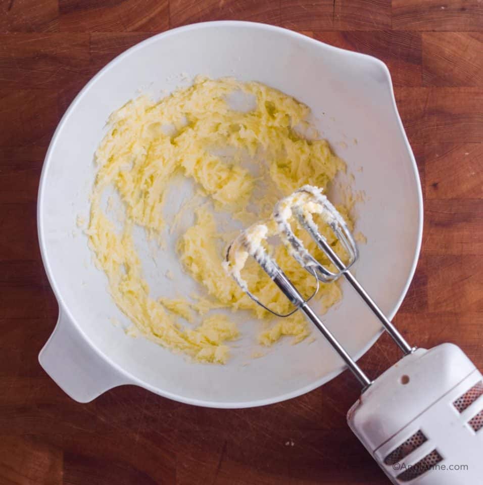 Gingerbread House Cake (Using Gingerbread House Duet Pan)