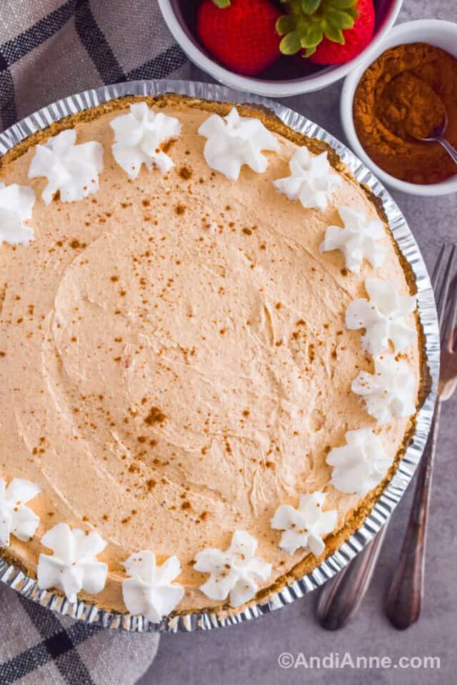No-Bake Pumpkin Marshmallow Pie