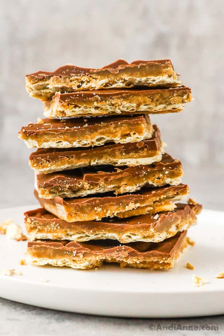 Easy Saltine Cracker Candy (Christmas Crack Toffee Bark)